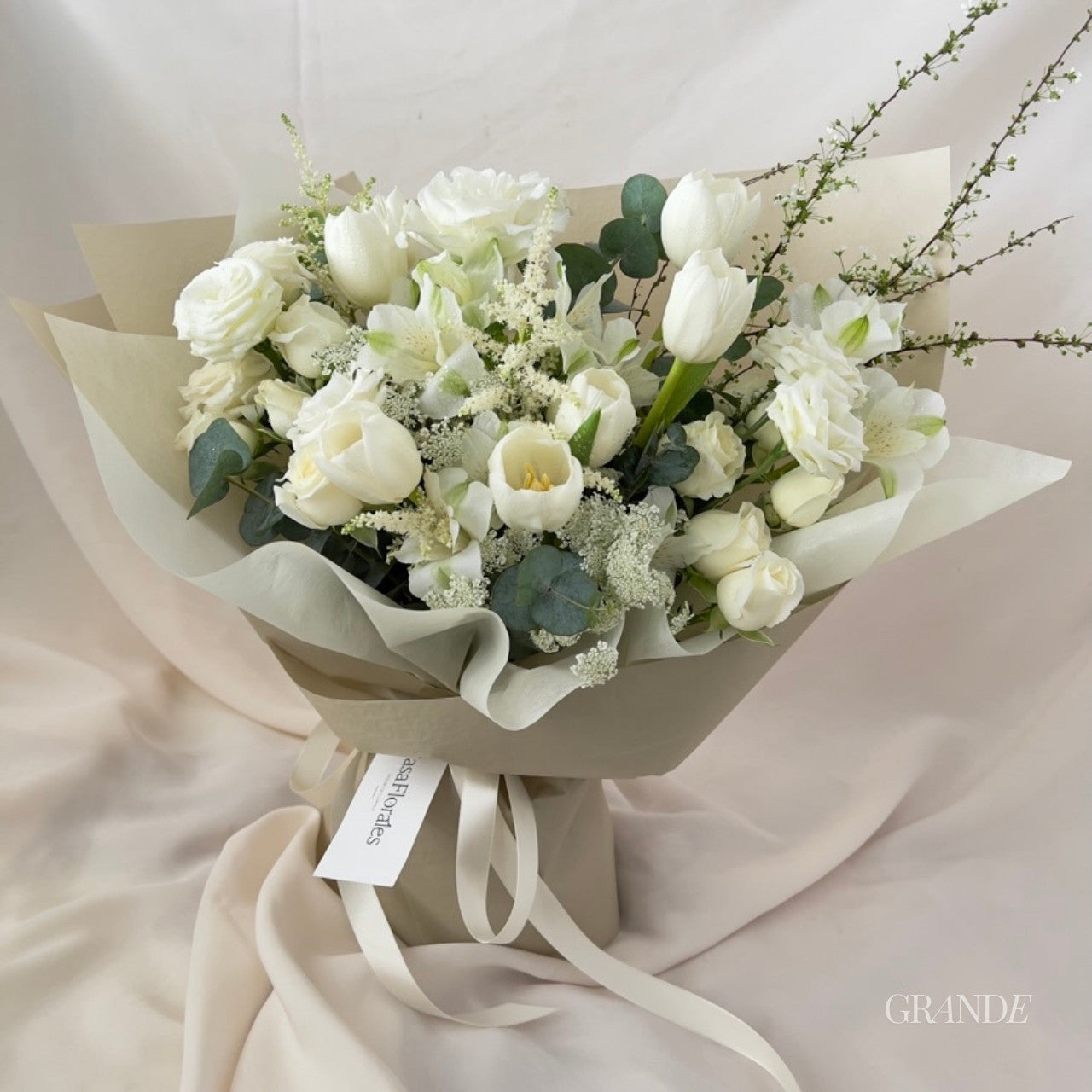 Clean & Crisp | Wrapped Bouquet – Casaflorales